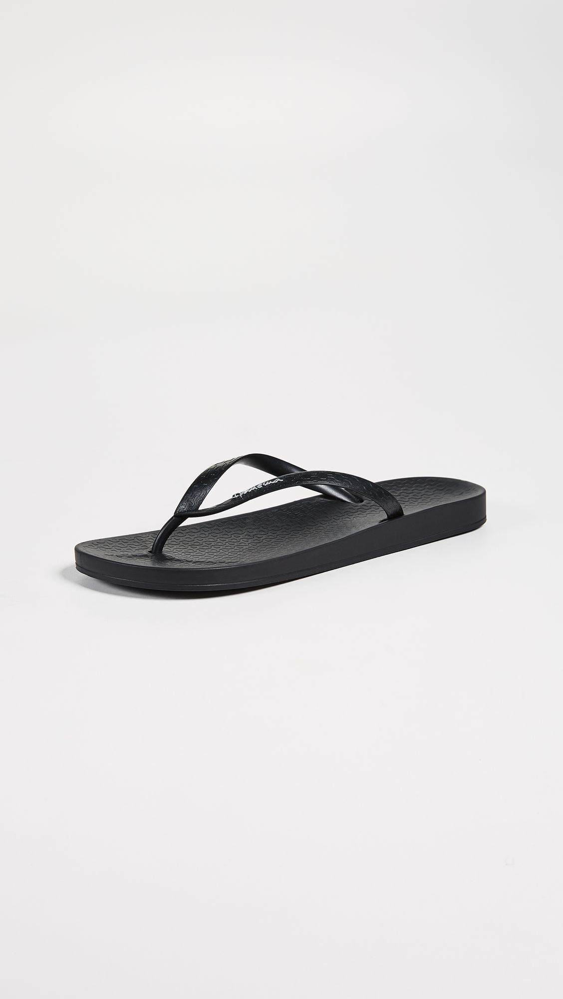 The 4 Best Flip-Flop Styles to Buy for Summer | Who What Wear