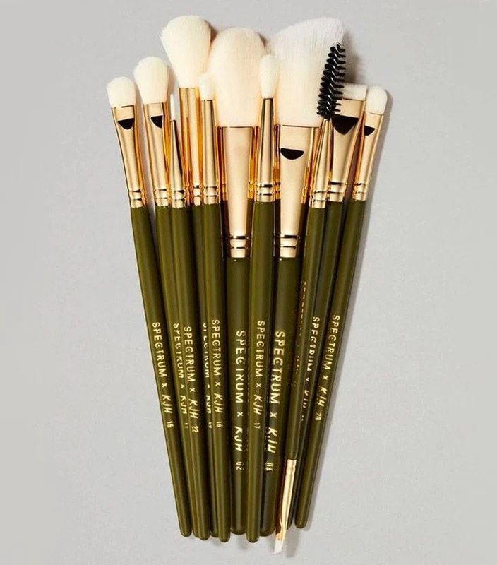 The Best Makeup Brushes for Every Step in Your Routine | Who What Wear