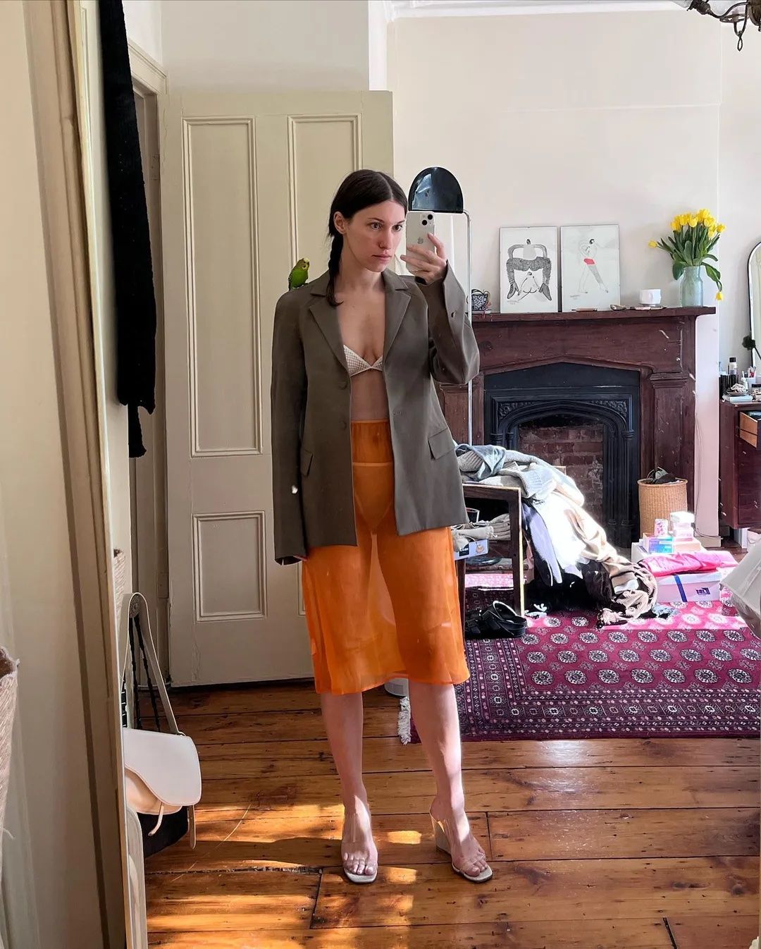 14 NYC Outfits That Make Hot Summer Weather Look Good | Who What Wear