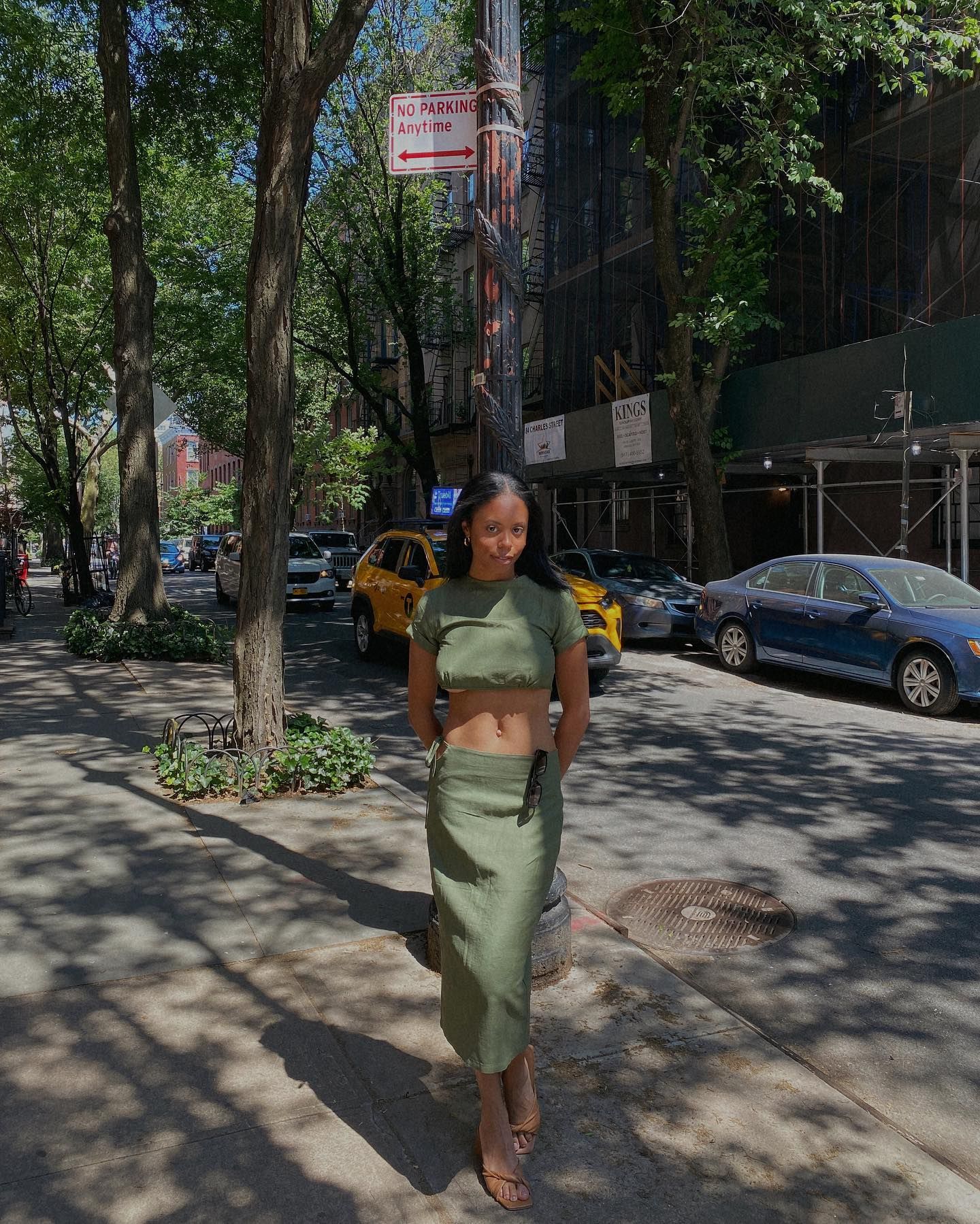 7 Outfits to Copy That Make the Low-Rise Trend Look So Good | Who What Wear