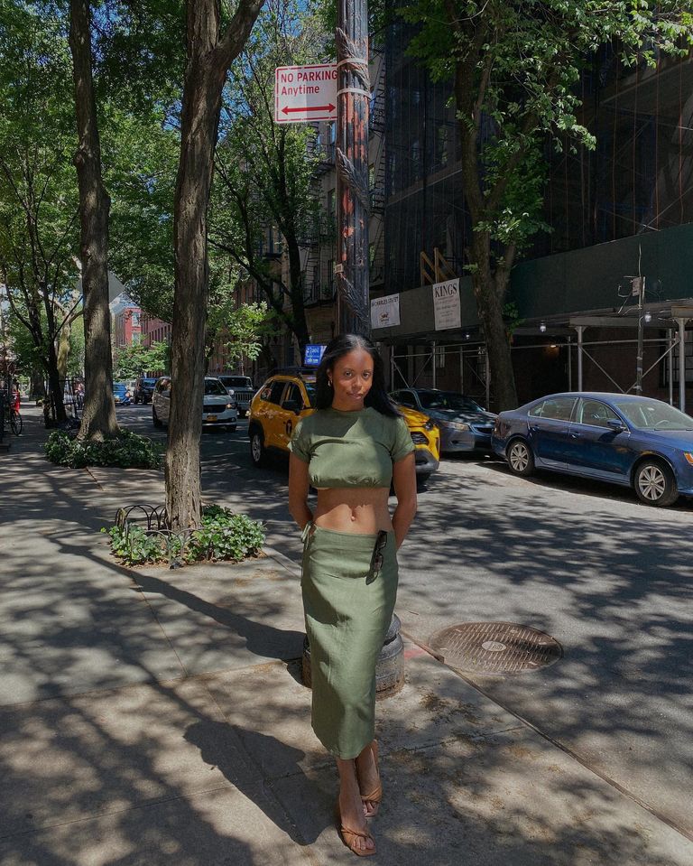 7 Outfits to Copy That Make the Low-Rise Trend Look So Good | Who What Wear