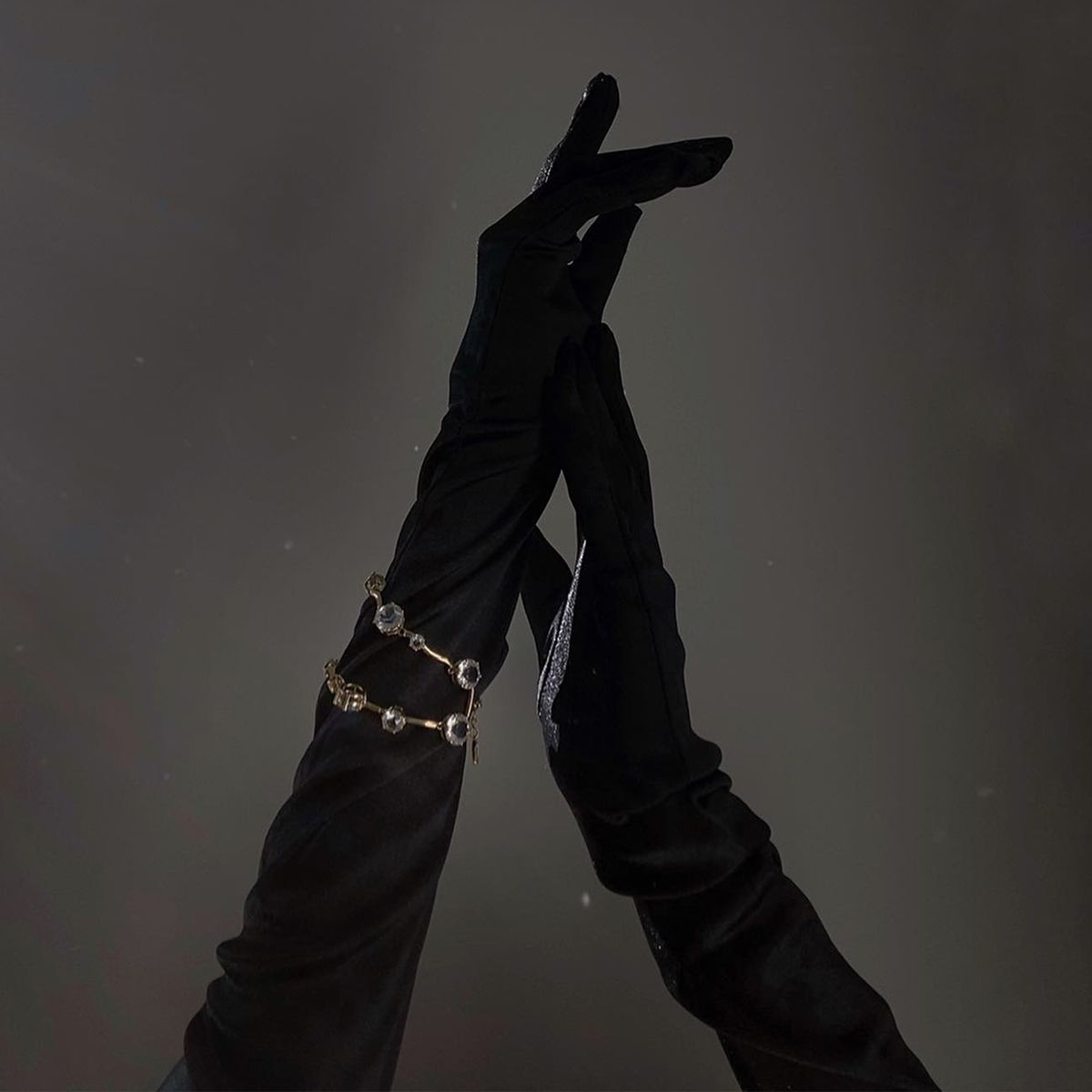 The 12 Best Oud Perfumes That Are Sure to Turn Heads | Who What Wear