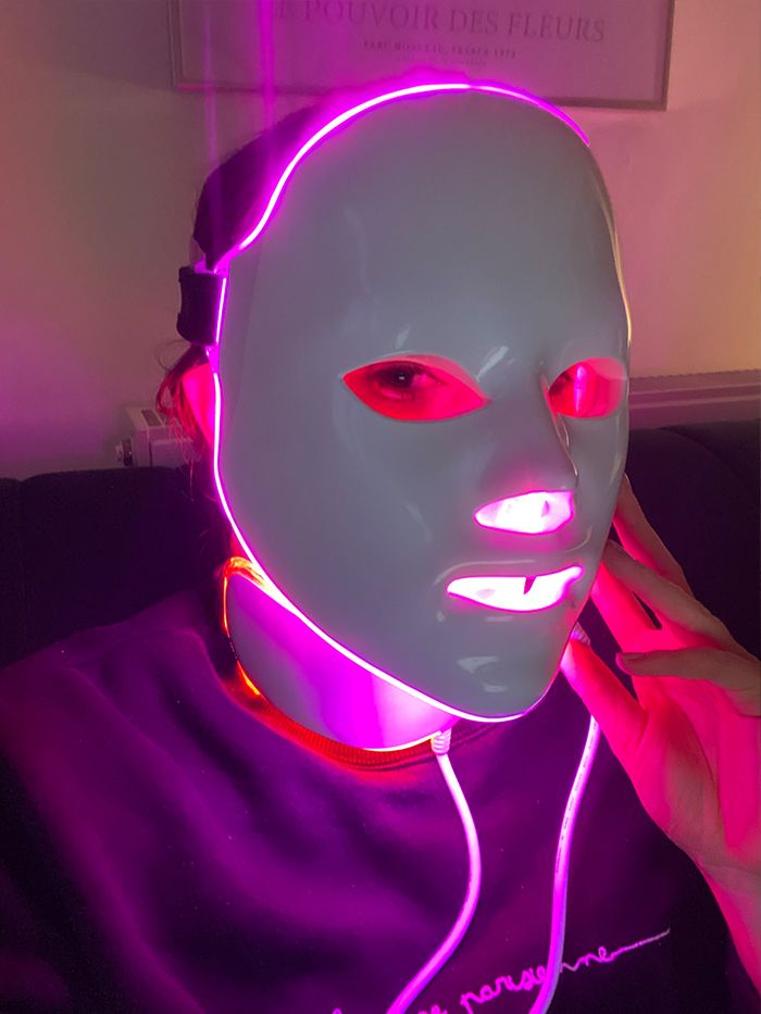 An Honest Review of Shani Darden by Déesse Pro LED Mask | Who What Wear