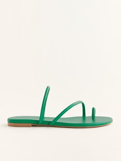 31 Best Toe-Ring Sandals to Shop for Summer 2022 | Who What Wear