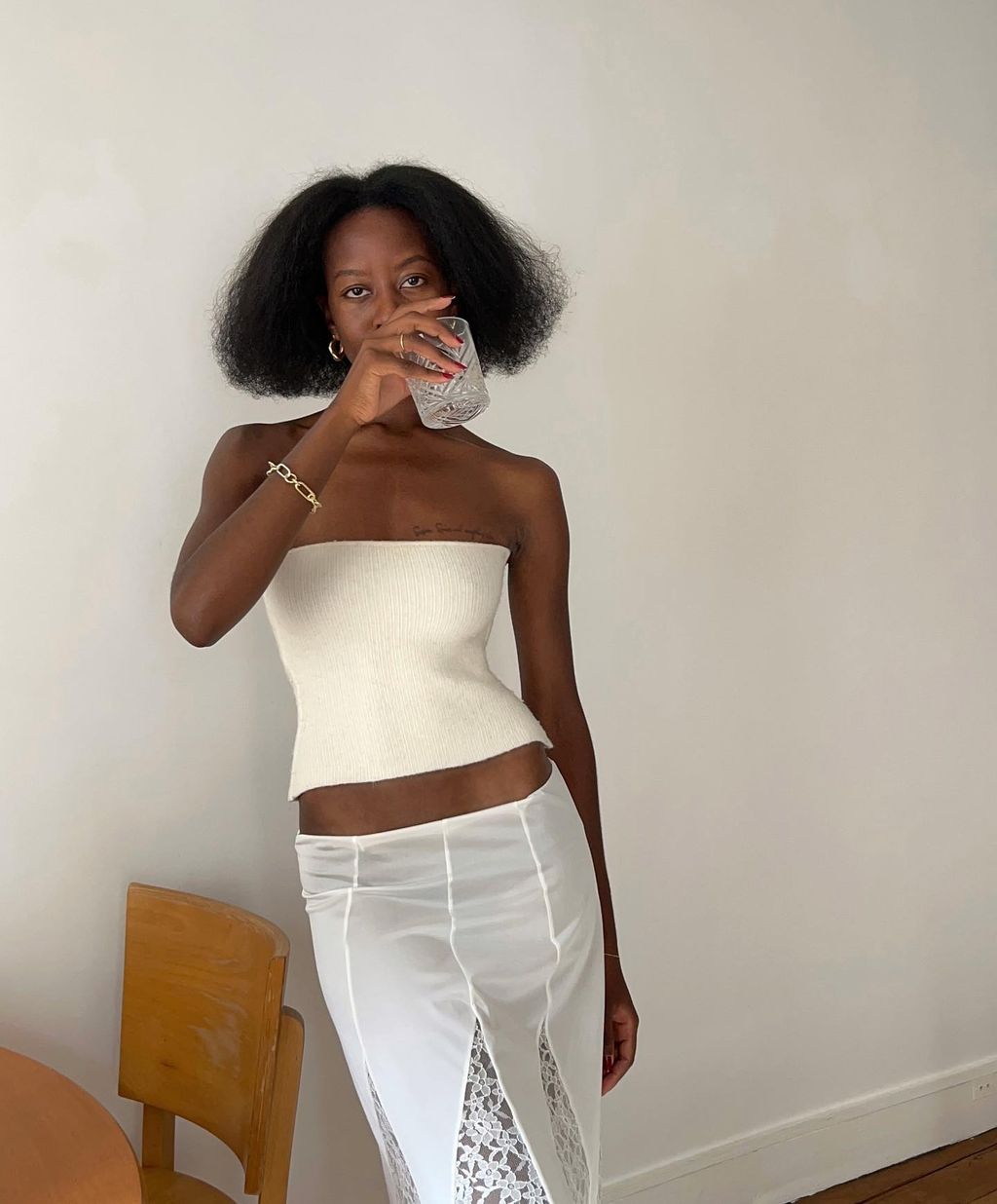 The 6 Best Basics Stylish French Women Live In | Who What Wear