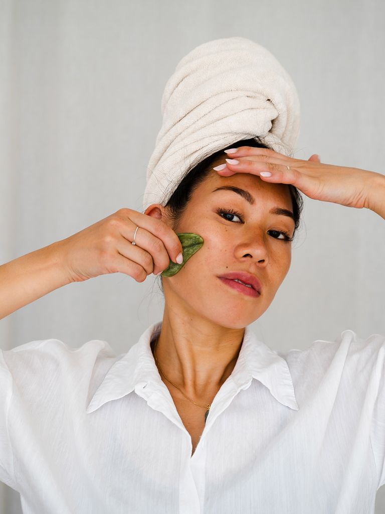 How to Naturally Tighten Skin, According to Experts | Who What Wear
