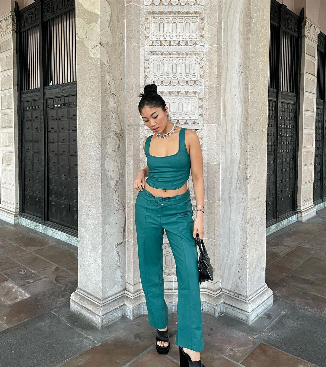 10 Stylish Y2K Outfits That Define the TikTok Aesthetic | Who What Wear