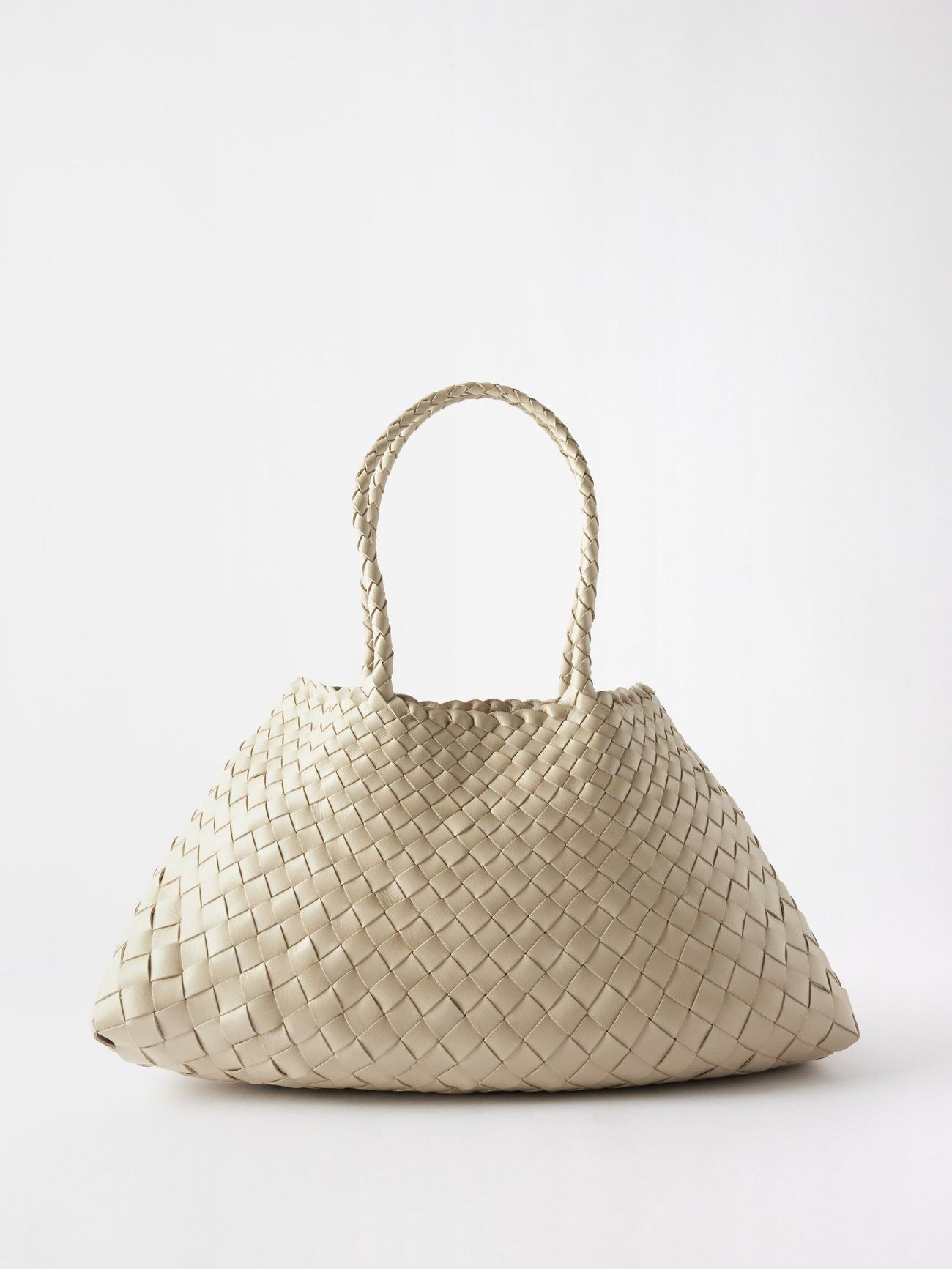 How 7 Editors Are Copying Miu Miu's Viral Overstuffed Bags | Who What Wear