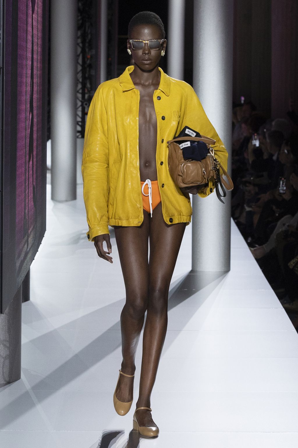 How 7 Editors Are Copying Miu Miu's Viral Overstuffed Bags | Who What Wear