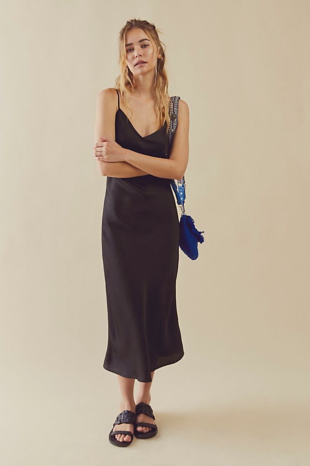 10 Items to Nail Fall's '90s Minimalist Fashion Trend | Who What Wear