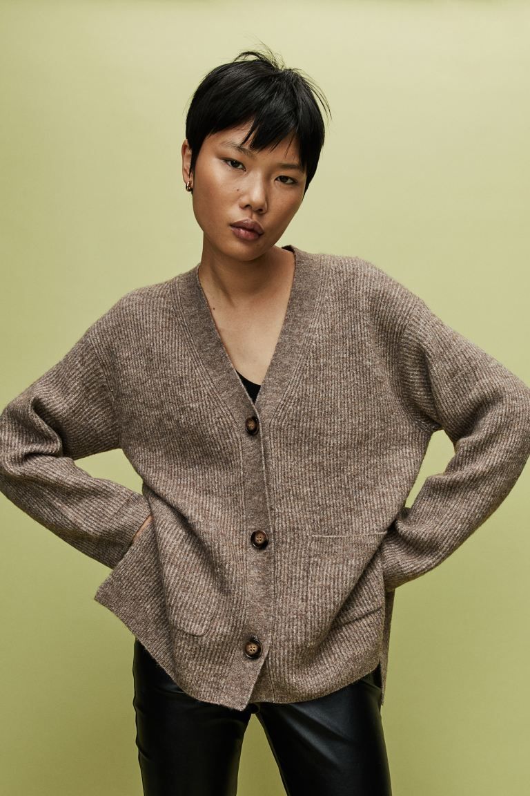 The Modest Capsule Wardrobe I'm Committed to for 2022 | Who What Wear