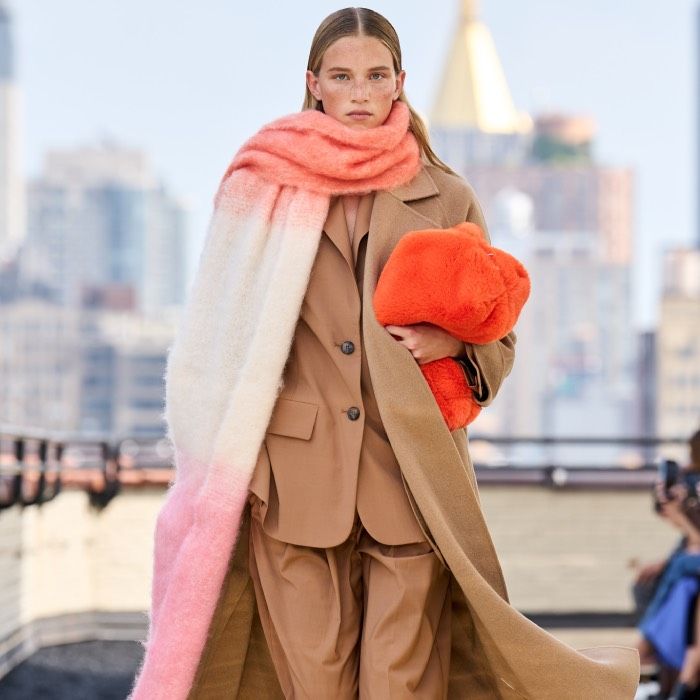 Shop the COS Autumn 2022 Edit From New York Fashion Week | Who What Wear