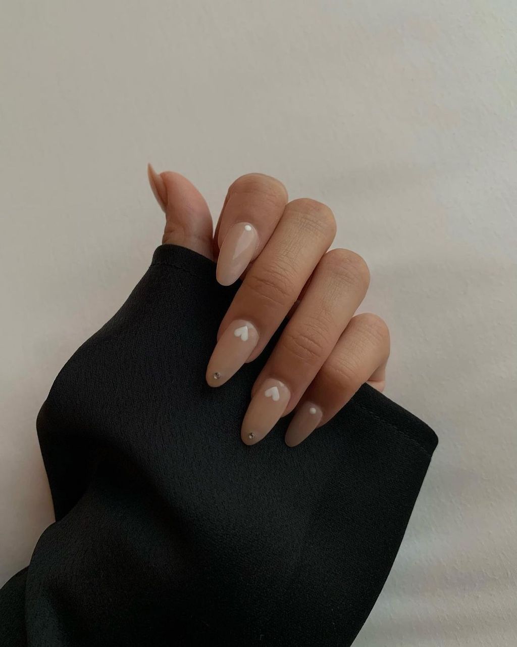 The 31 Prettiest Almond Shape Nail Designs to Copy | Who What Wear
