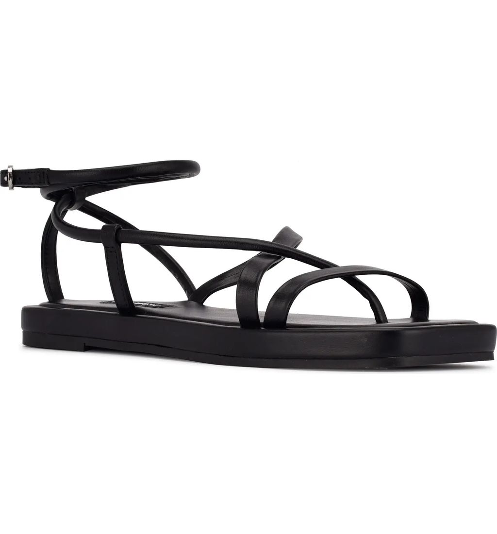 Mary-Kate Olsen Wears Affordable $40 Teva Sandals | Who What Wear