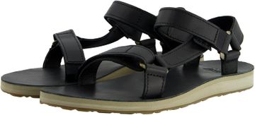Mary-Kate Olsen Wears Affordable $40 Teva Sandals | Who What Wear
