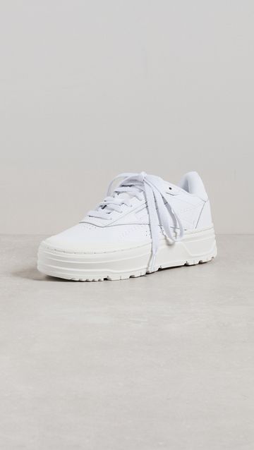 The 29 Best Winter Sneakers for Easy, Comfortable Style | Who What Wear