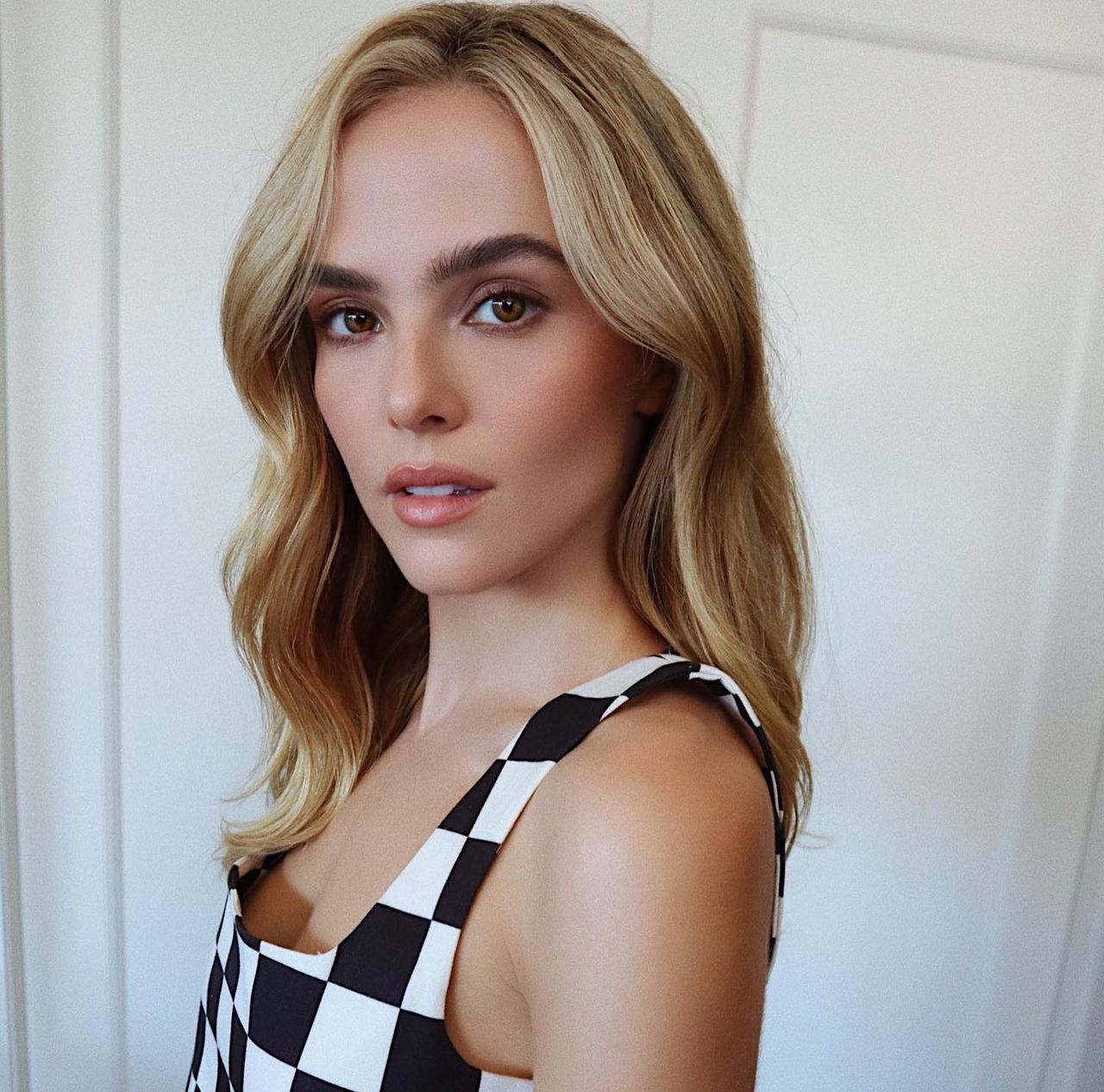 The 13 Best Hair Shine Sprays, According to Stylists | Who What Wear