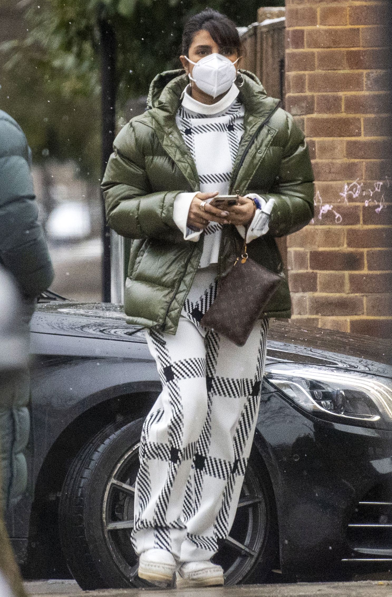 Aritzia's Super Puff Coat Has Officially Gone Viral | Who What Wear