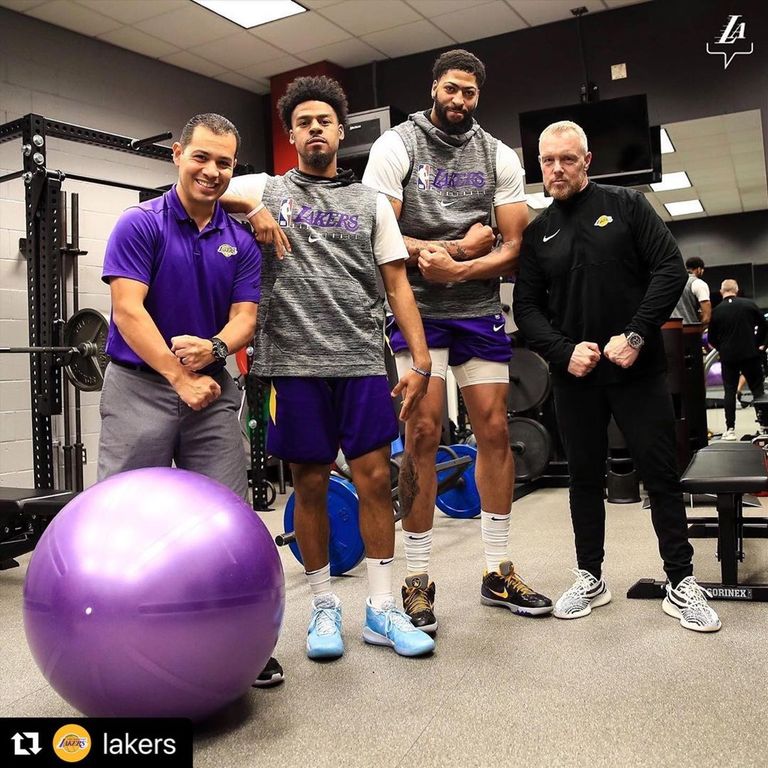 6 Tips on How to Stay Fit During the Holiday Season | Who What Wear