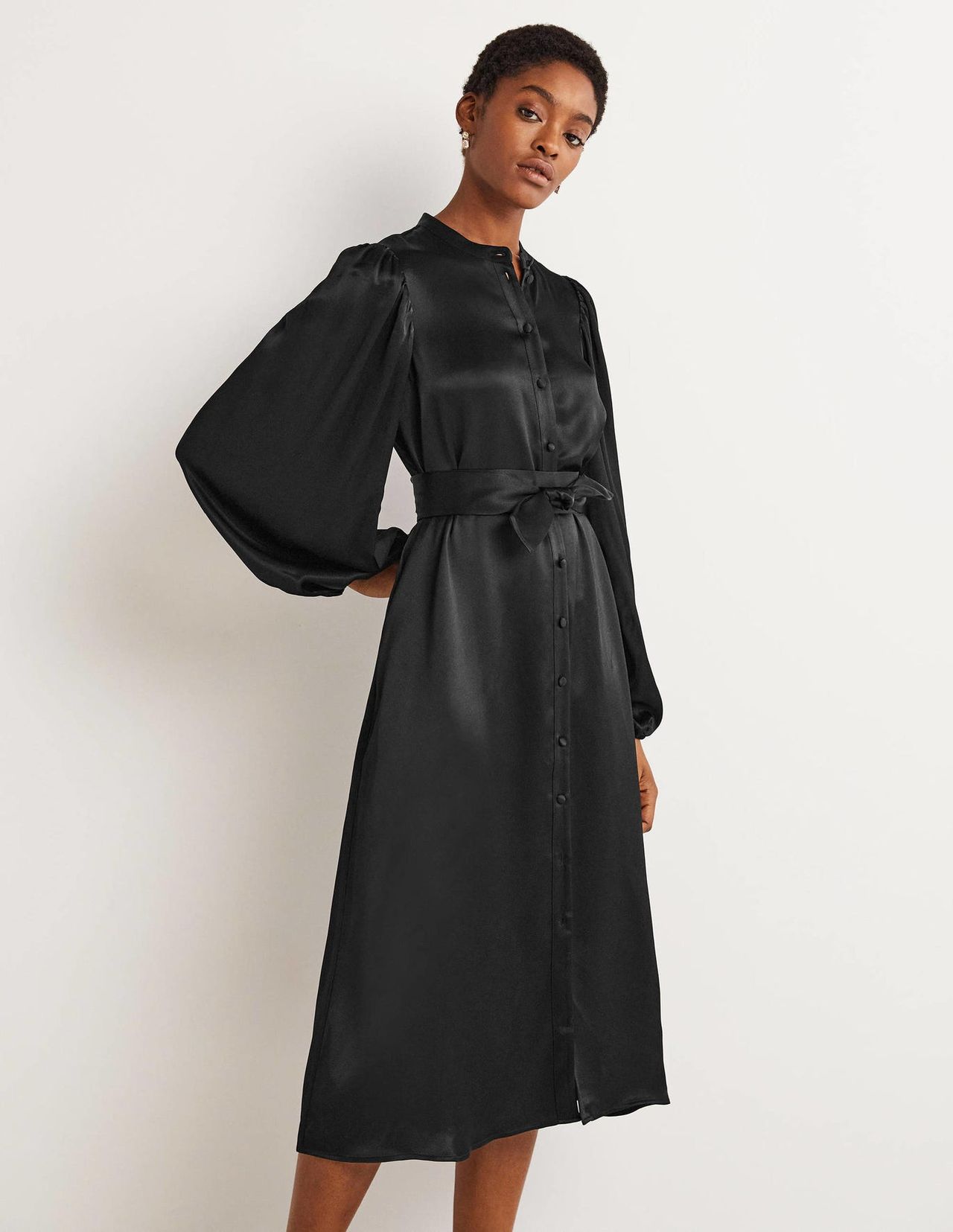 How to Dress in Your 40s, According to a Fashion Editor | Who What Wear