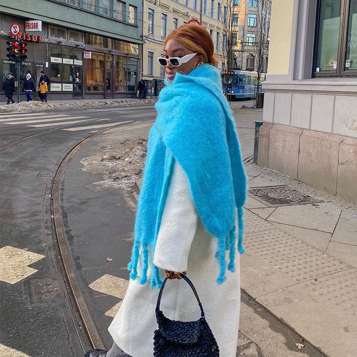 29 Chunky Winter Scarves to Cozy Up in This Winter | Who What Wear