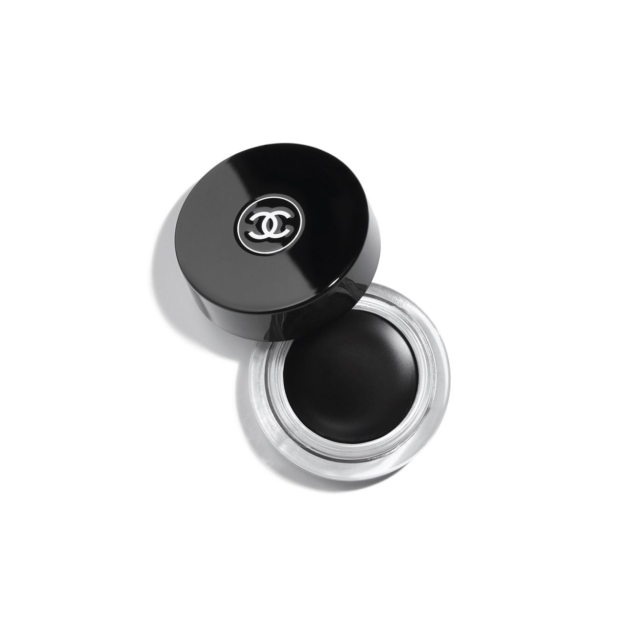 12 Best Chanel Makeup Products According to a Makeup Artist | Who What Wear