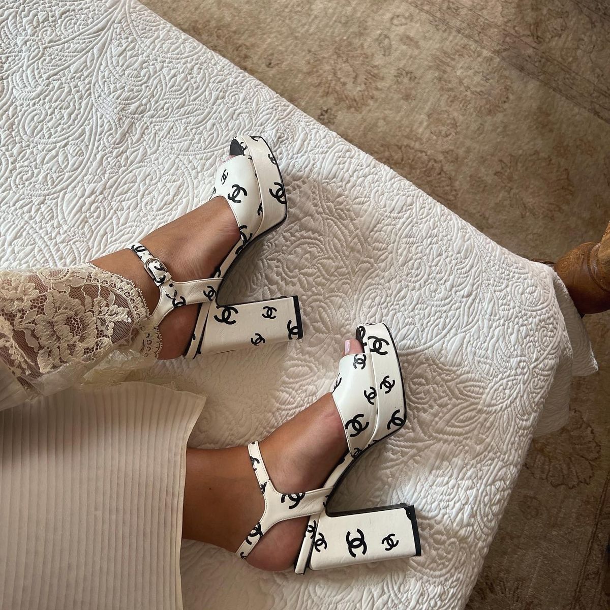 Everything You Need to Know About Foot Botox | Who What Wear