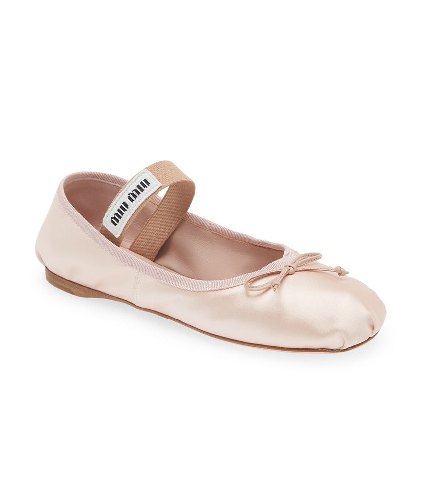 The Balletcore Aesthetic Has Gone Viral—Here's What It Is | Who What Wear