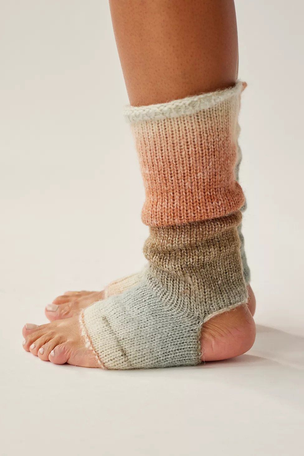 6 Outfit Ideas With Leg Warmers | Who What Wear