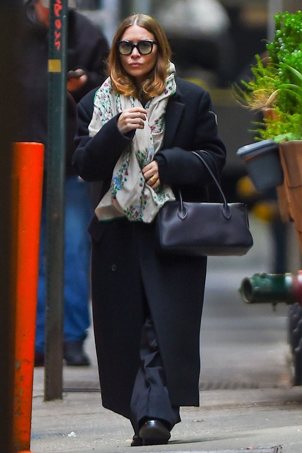 Celebrities Are Already Endorsing the Duster Coat Trend | Who What Wear