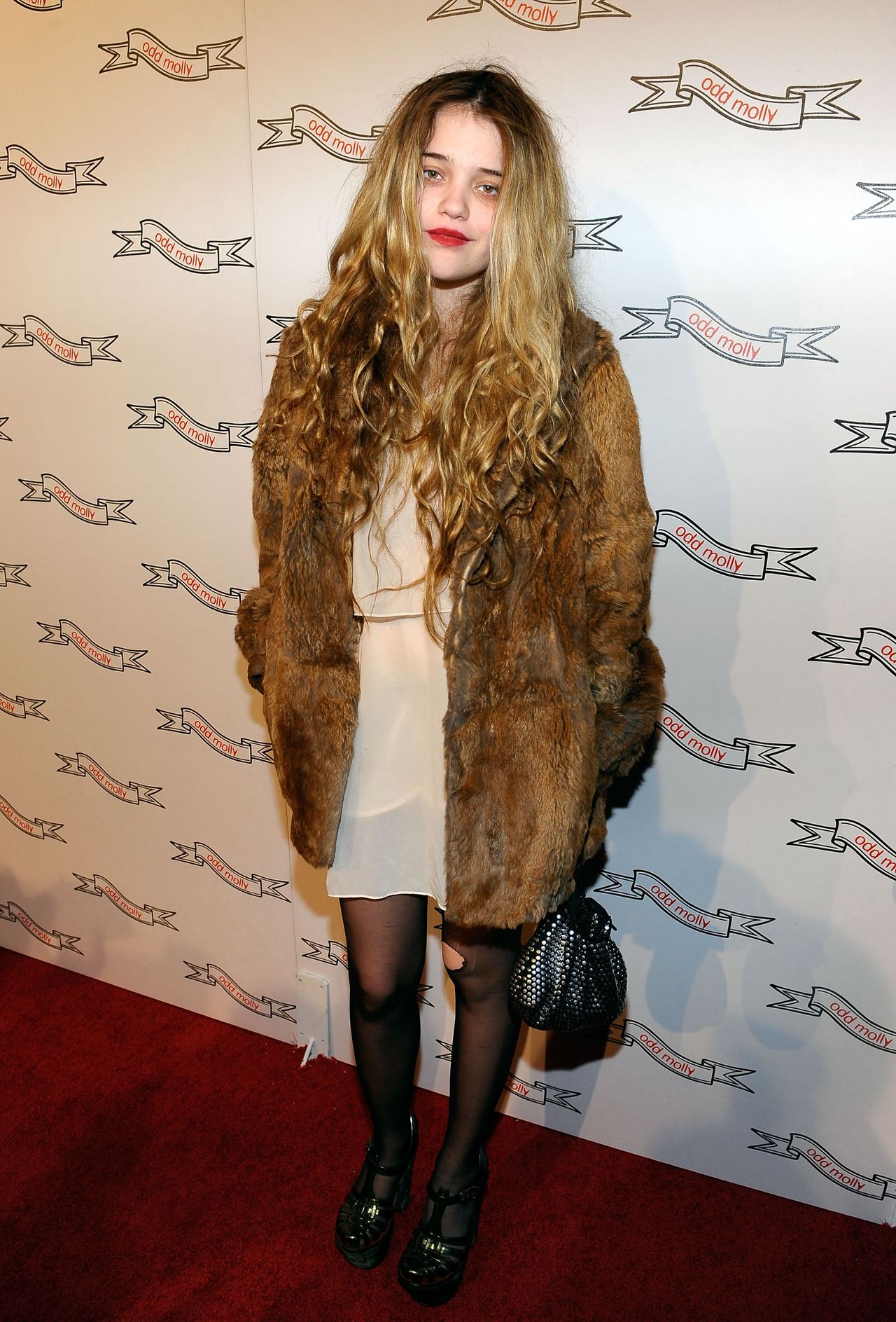 Indie Aesthetic Outfit Ideas: These Looks Still Hold Up | Who What Wear