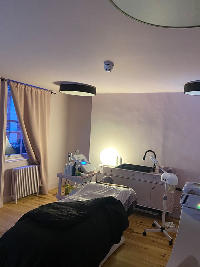 Reviewed: I Just Tried Facial Acupuncture | Who What Wear