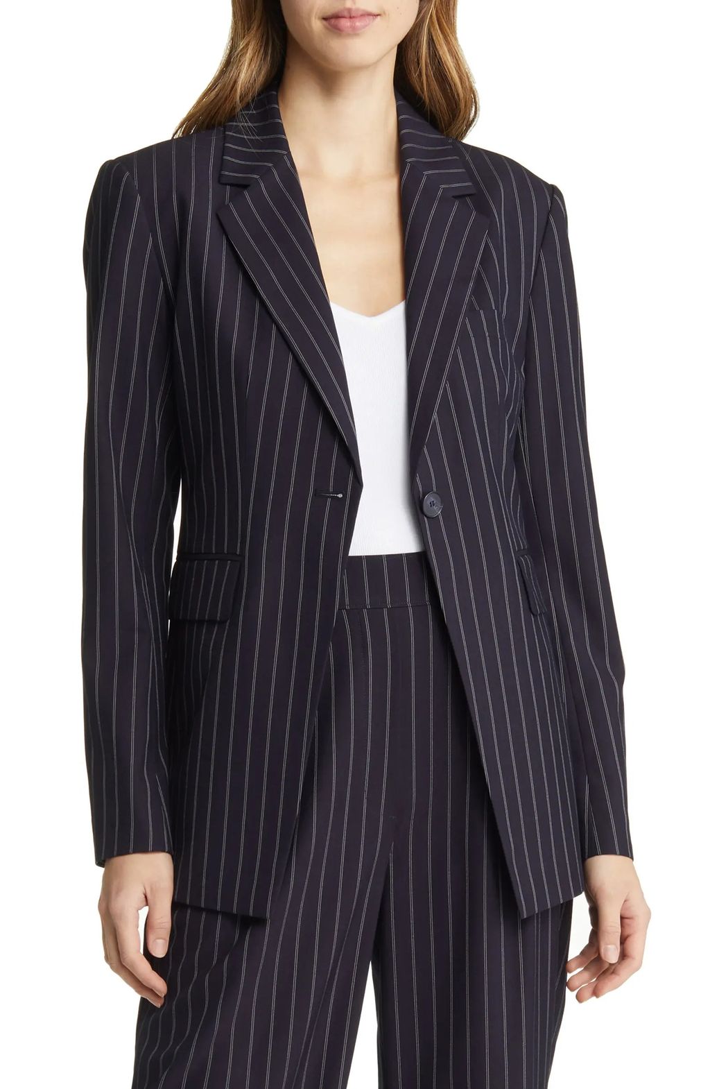 A Really Good Outfit Features These 5 Trendy Basics | Who What Wear