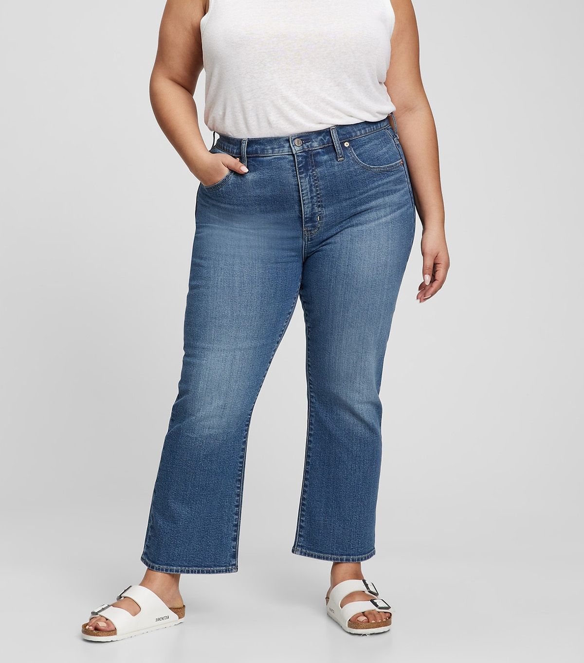 Katie Holmes Just Made Cropped Flare Jeans Cool Again | Who What Wear