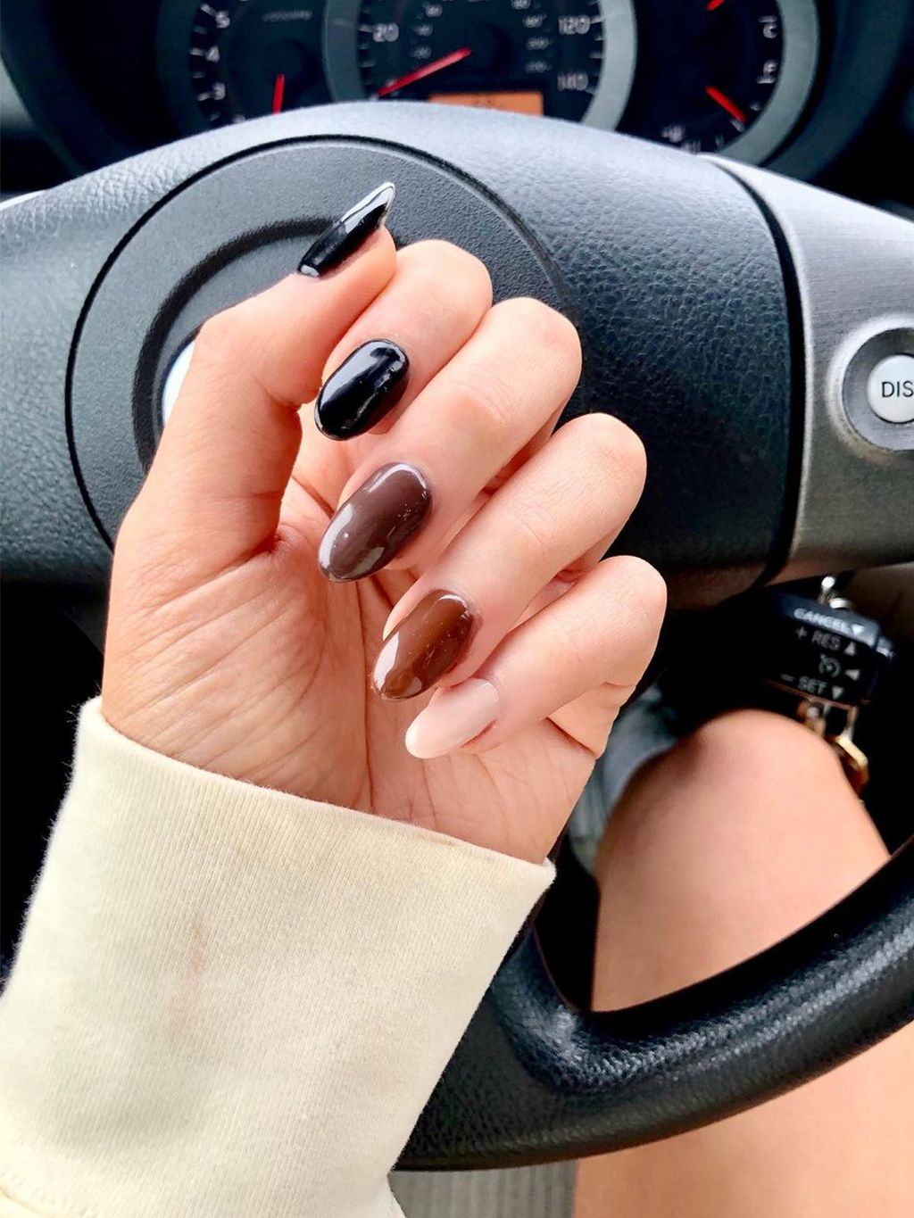 The Best Nail Polish Colors to Try at the Salon | Who What Wear