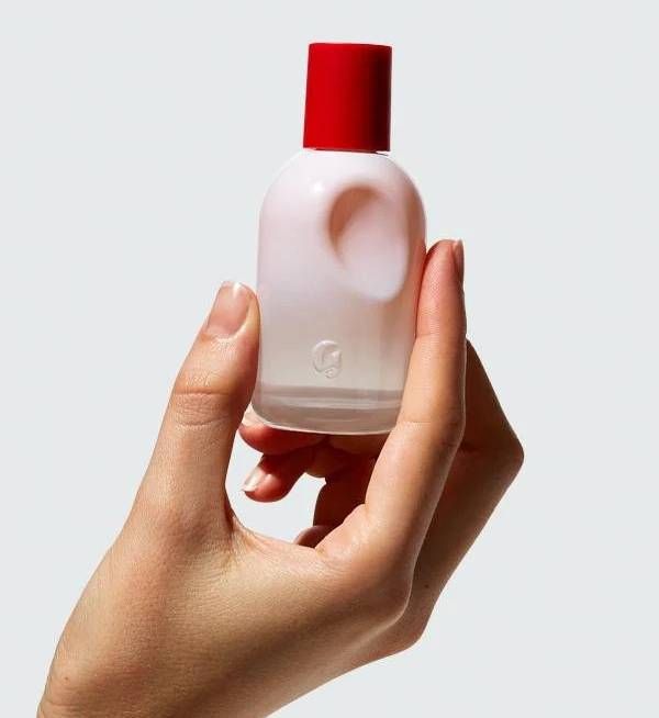 How to Tell If a Perfume Will Work With Your Body Chemistry | Who What Wear