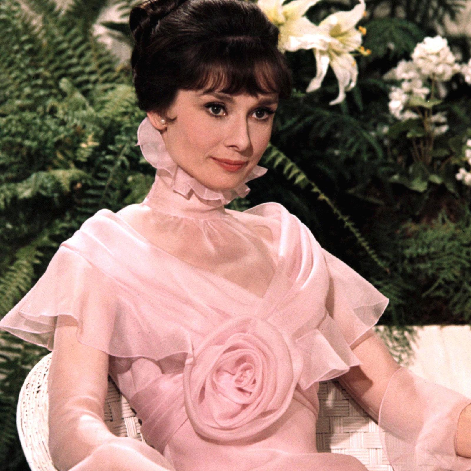 Tracing the Fashion History of the Rosette Trend | Who What Wear