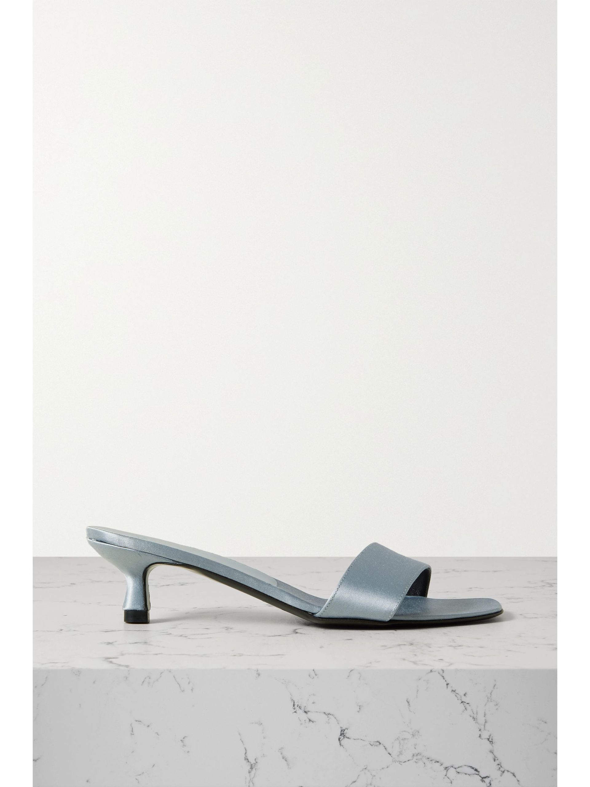 5 Shoe Color Trends Fashion People Are Wearing This Season | Who What Wear