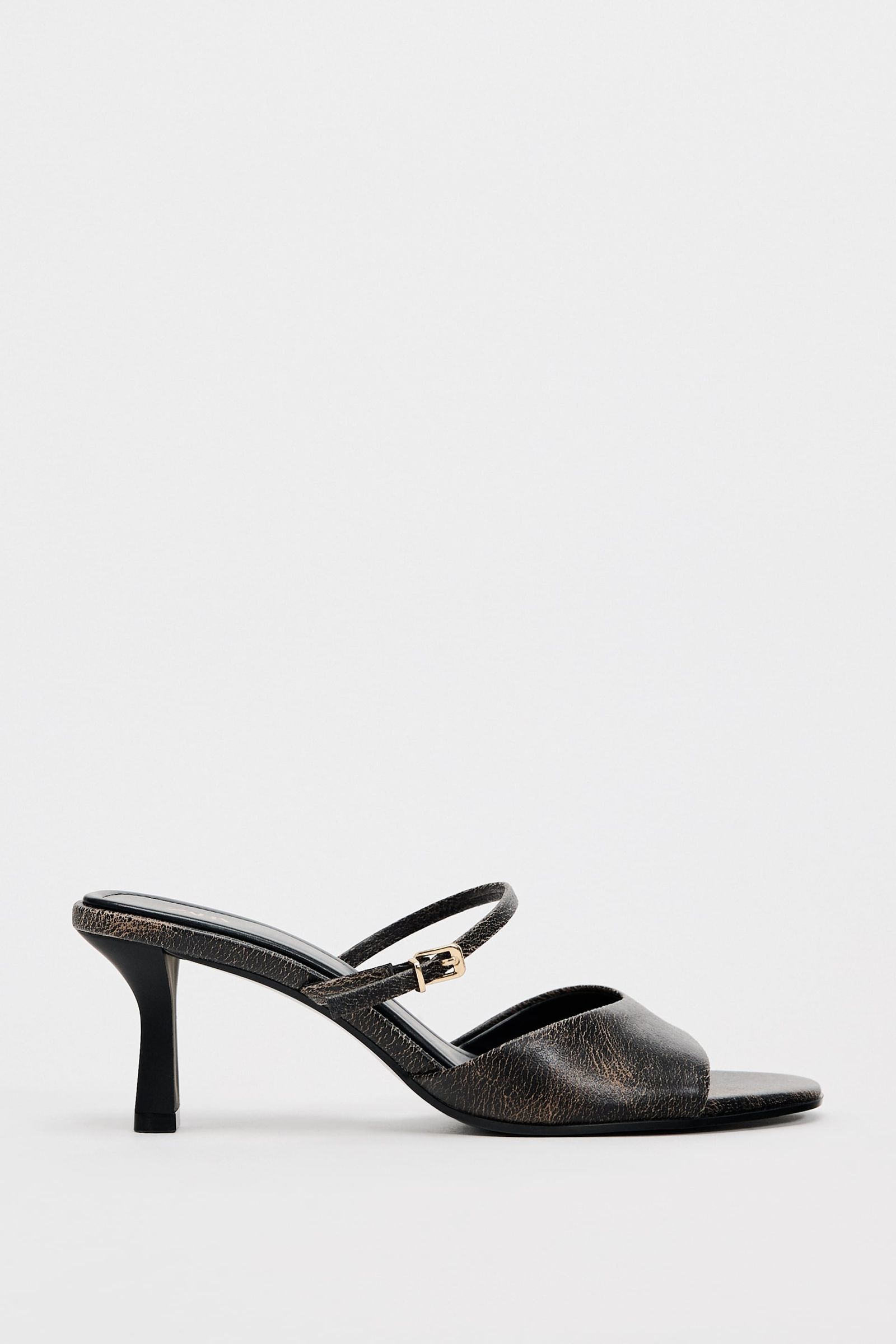 5 Shoe Color Trends Fashion People Are Wearing This Season | Who What Wear
