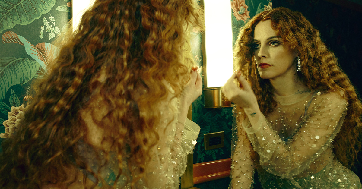 Riley Keough Finds Her Voice in Daisy Jones & the Six | Who What Wear