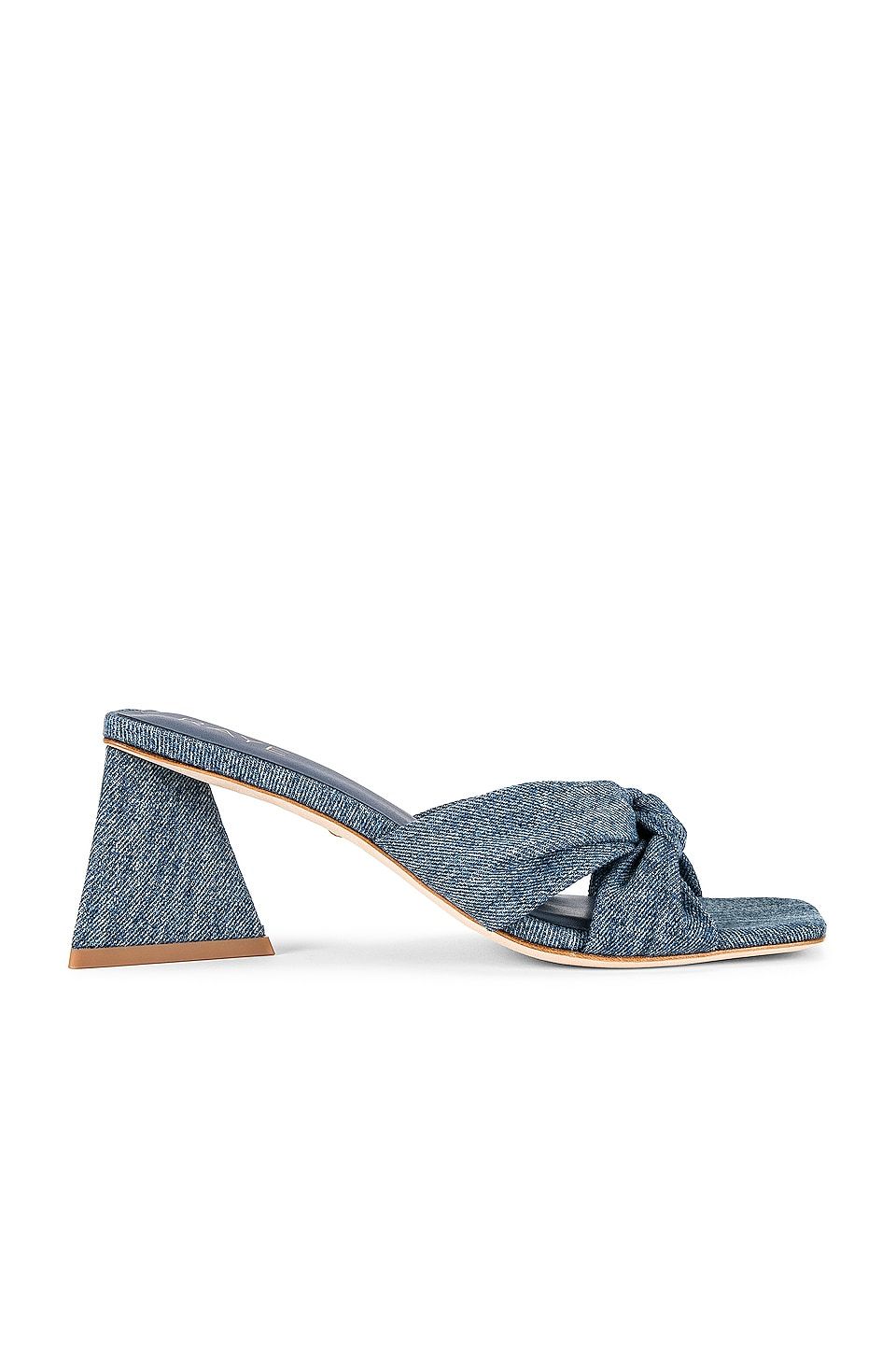 The Cutest Pairings of Jeans and Shoes for Spring | Who What Wear
