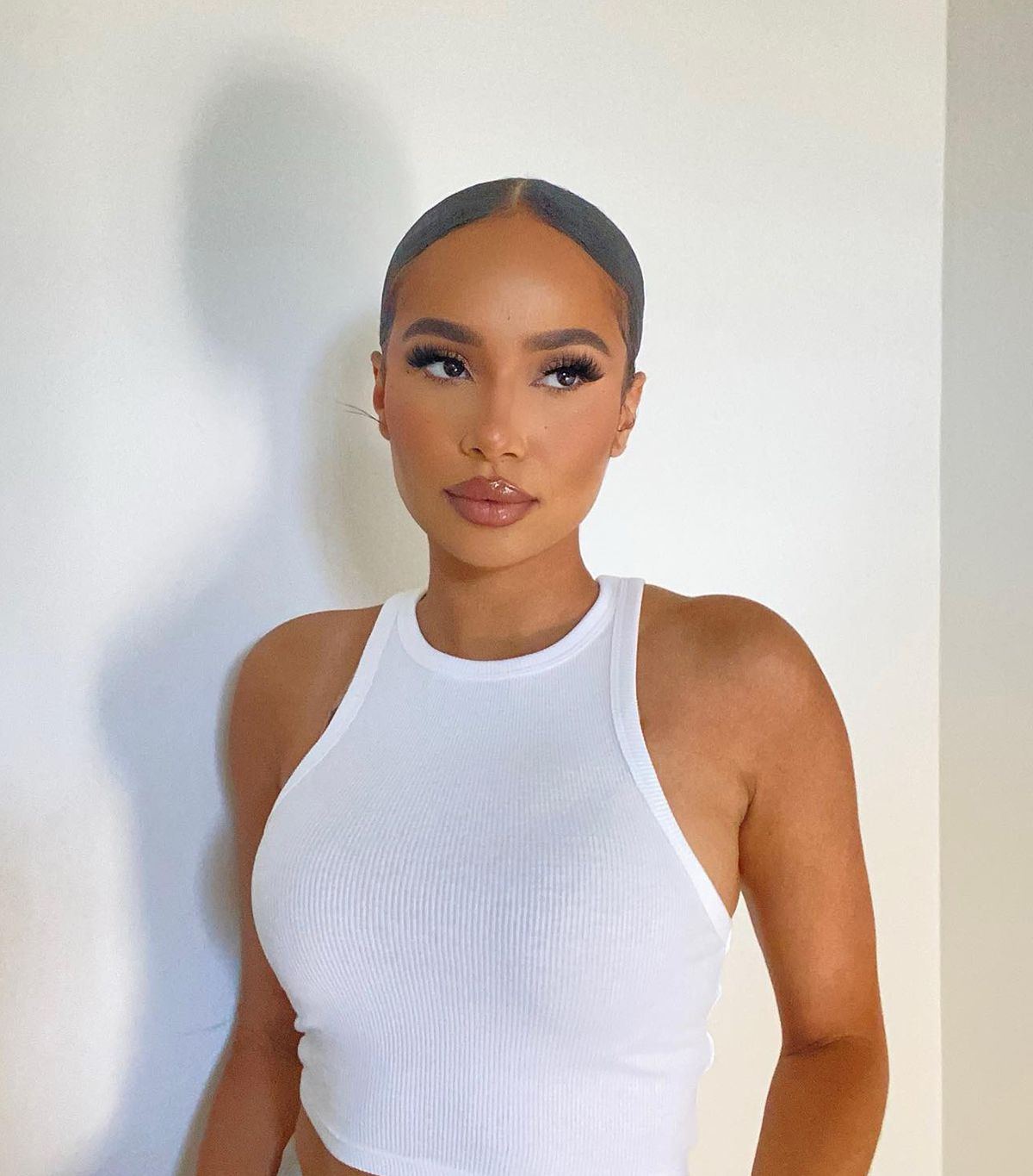 How to Apply Bronzer, According to 3 Pro Makeup Artists | Who What Wear