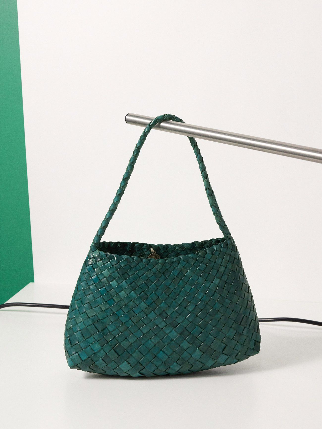 6 Handbag Colours That Go With Everything You Own | Who What Wear