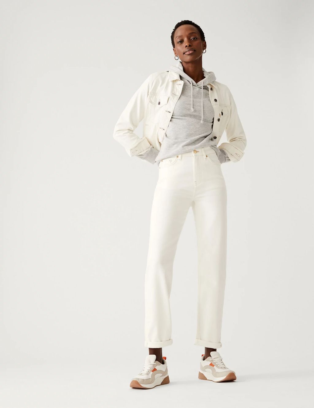 These 8 White Trouser Outfits Are Perfect For Spring | Who What Wear