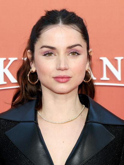 Ana de Armas Proved Purple Makeup Is Making a Comeback | Who What Wear