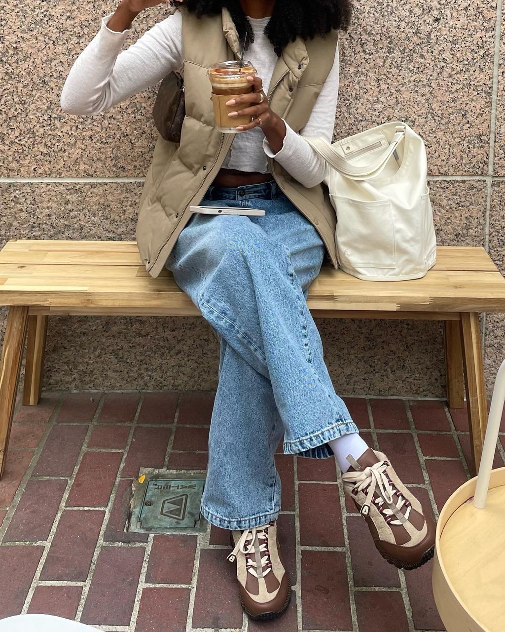 10 Ways to Wear Sneakers With Jeans | Who What Wear