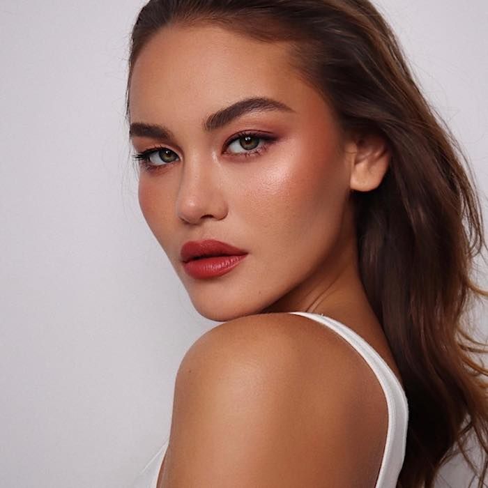 How to Incorporate Color Analysis Into Your Makeup Routine | Who What Wear