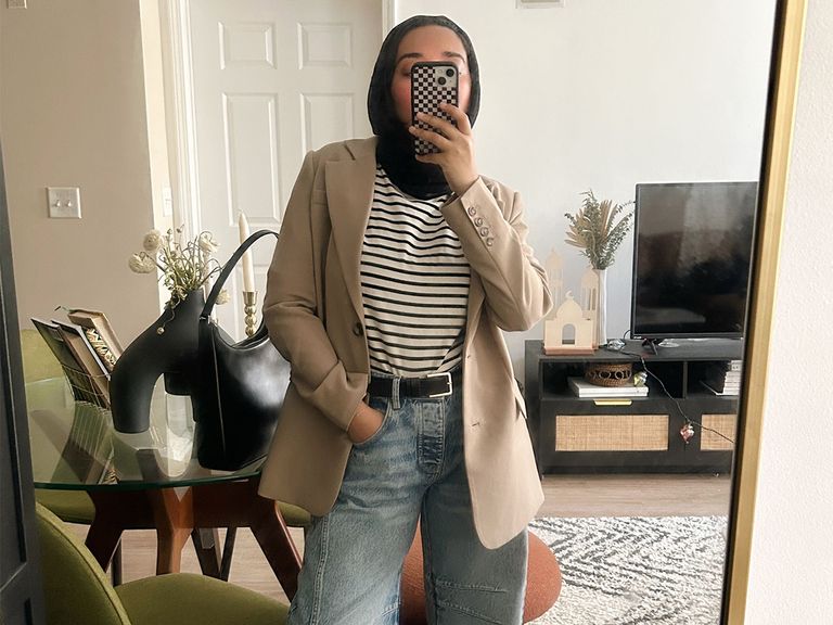 The 5 Best Barrel-Leg Jeans That Are Defining 2025 | Who What Wear