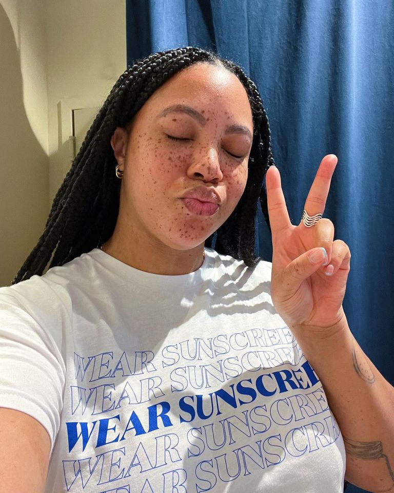 How to Apply Sunscreen Correctly, According to Experts | Who What Wear