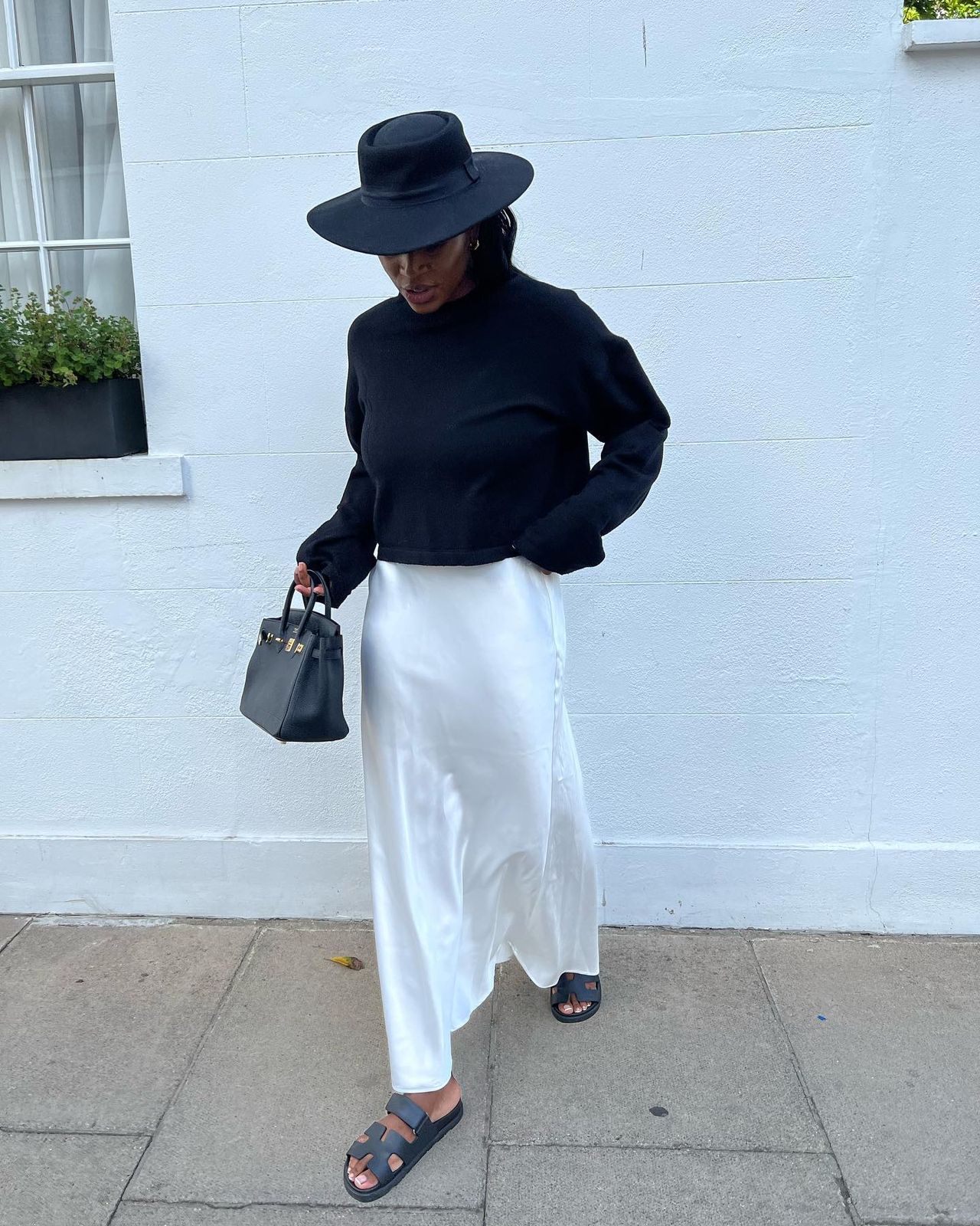 8 Chic Outfits That Are Giving Rich-Mom Energy | Who What Wear